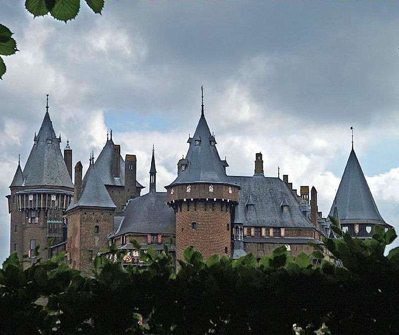 Castelos medievais: Dramas familiares no castelo: o senhor feudal voltará?