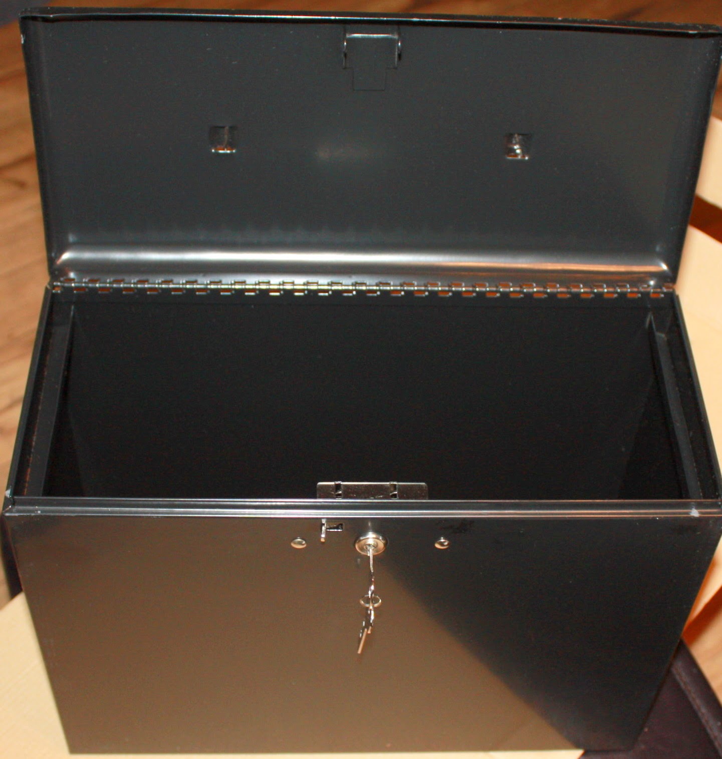 New Age Mama: #Giveaway and Review: Master Lock Security File Box