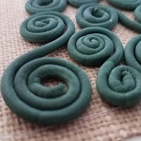 Coiled Holiday Tree Card