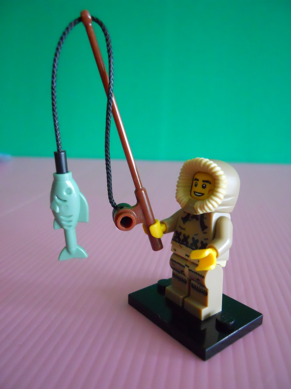 Dexters Diecasts (DexDC): LEGO Minifigures Series 5 ~ Eskimo Ice Fisherman