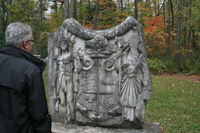 Toronto Fun Places: Enjoying the last colours at the Guild Inn Park and ...