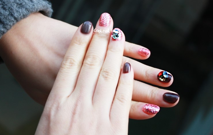 MagazinePAPA: V cut stone gel nail, fancy nail, glitter gel nail, pink ...