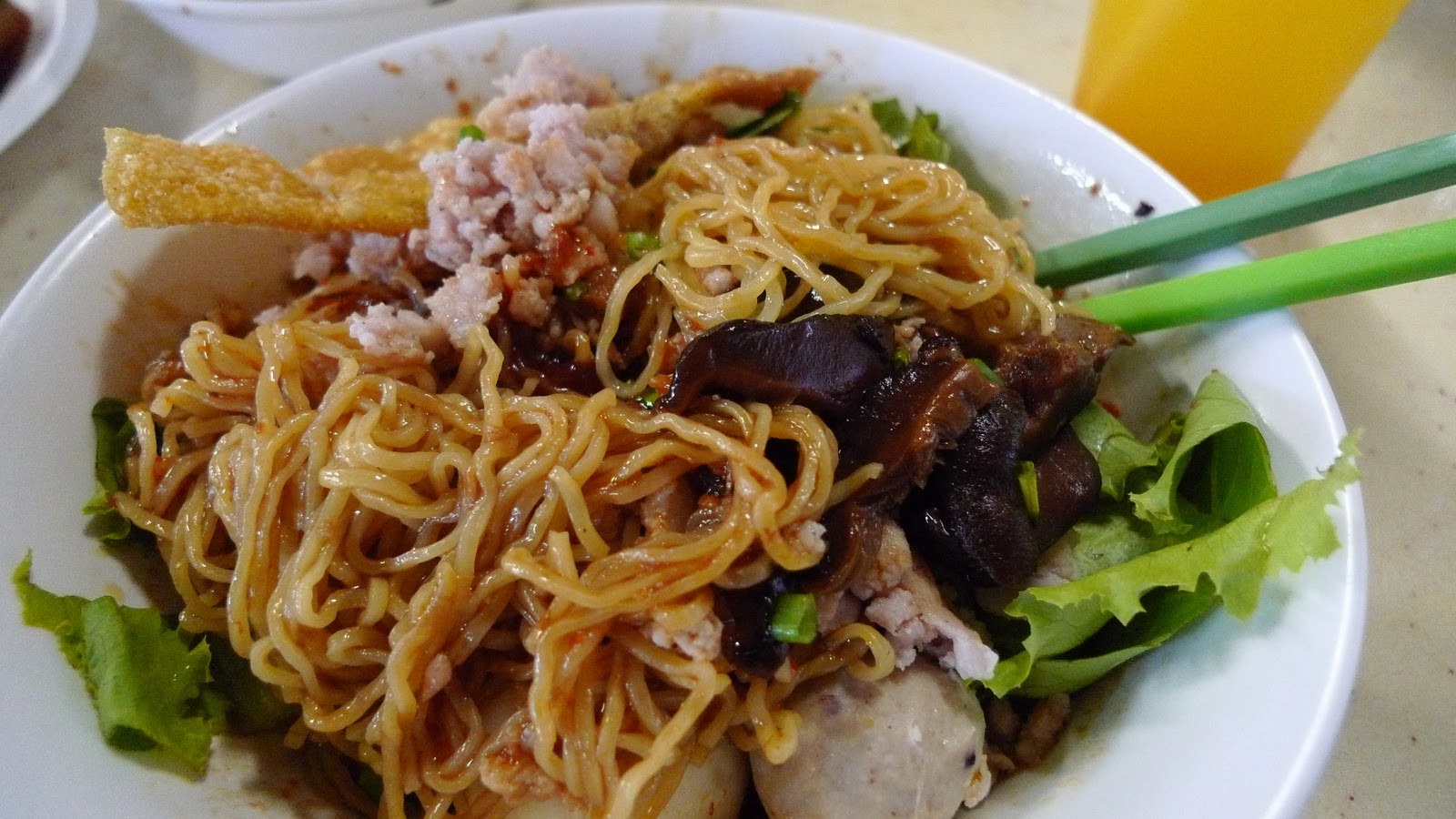 MELODY EATS THE WORLD: Bak Chor Mee