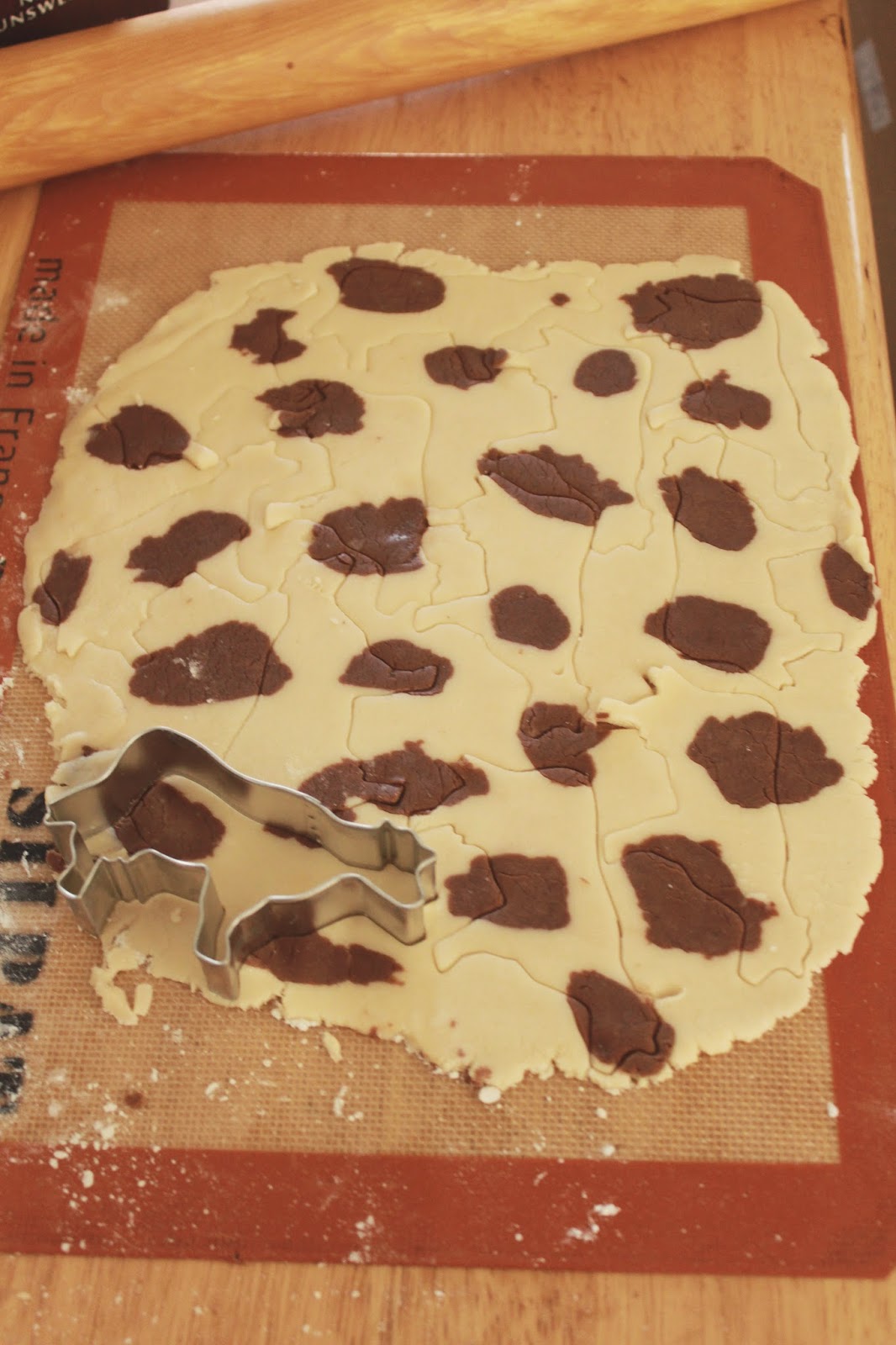 sweet from the heart: Cow-Patterned Cow Cookies