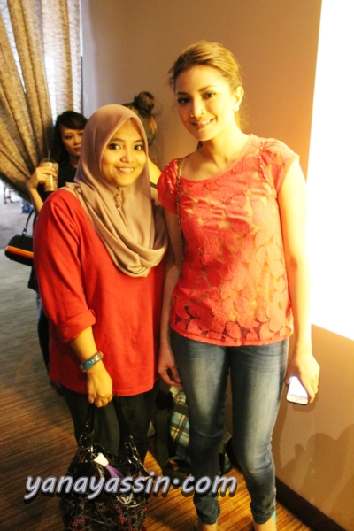 Fazura ajak korang tengok Filem #ZaitonCeritaku :P | Yana Yassin