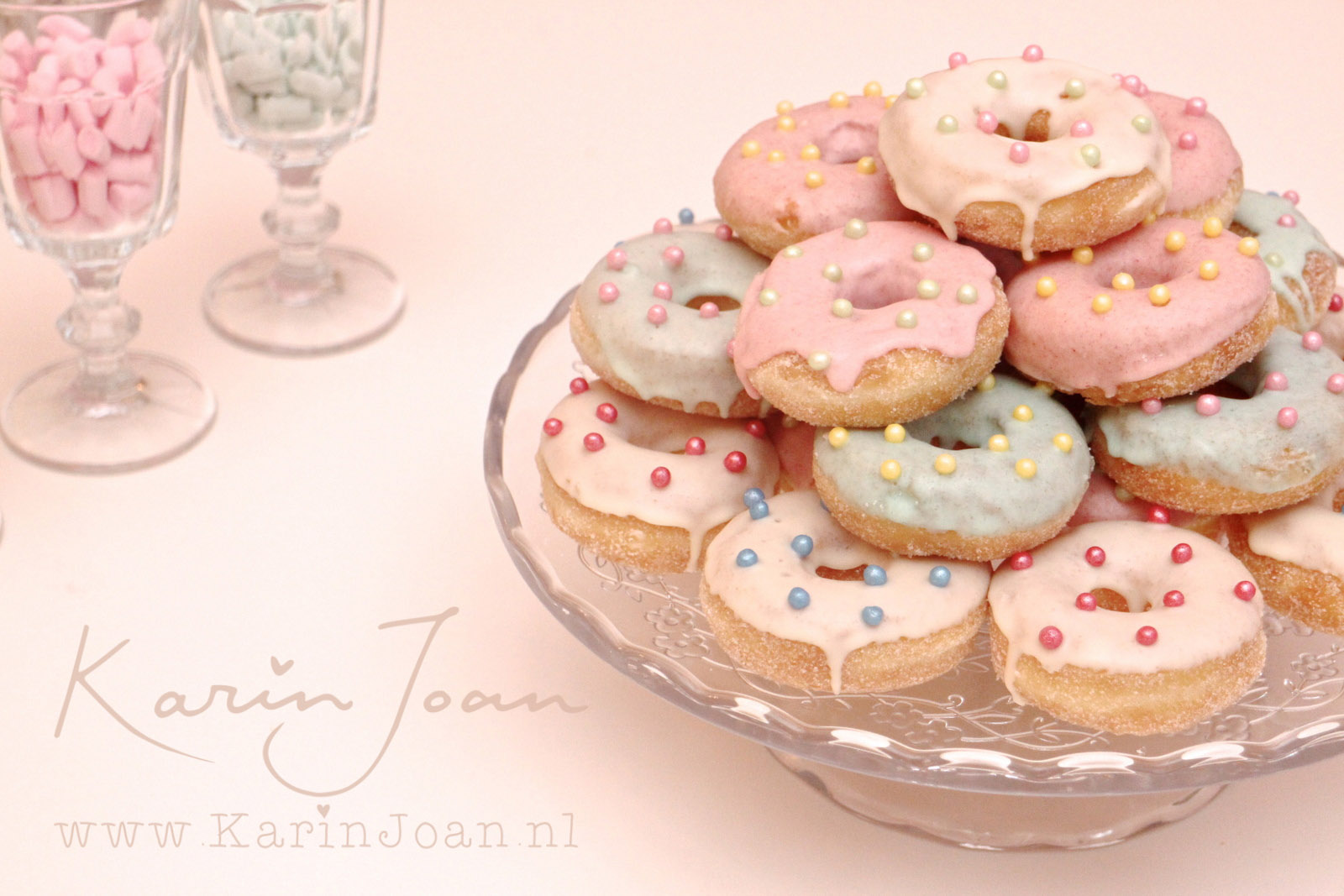 Karin Joan: Pastel mini-Donuts Taart