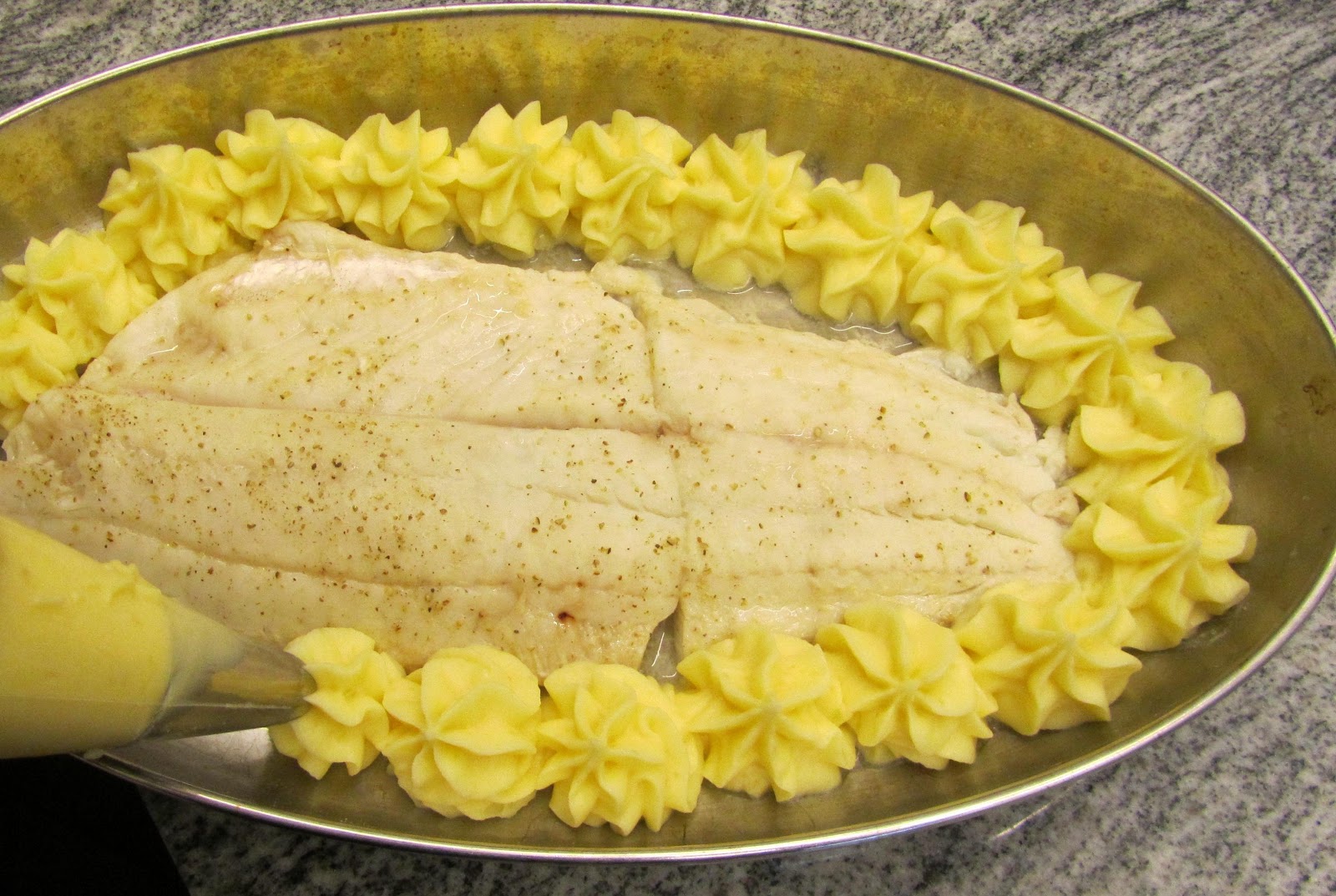 epätrendikäs ruokablogi: Kuhaa "Walewska"