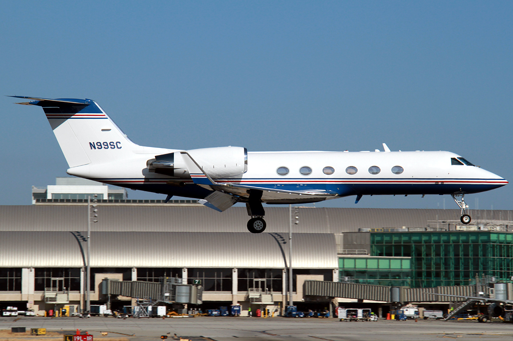 Aero Pacific Flightlines: Gulfstream G-IVs at Orange County (SNA/KSNA)