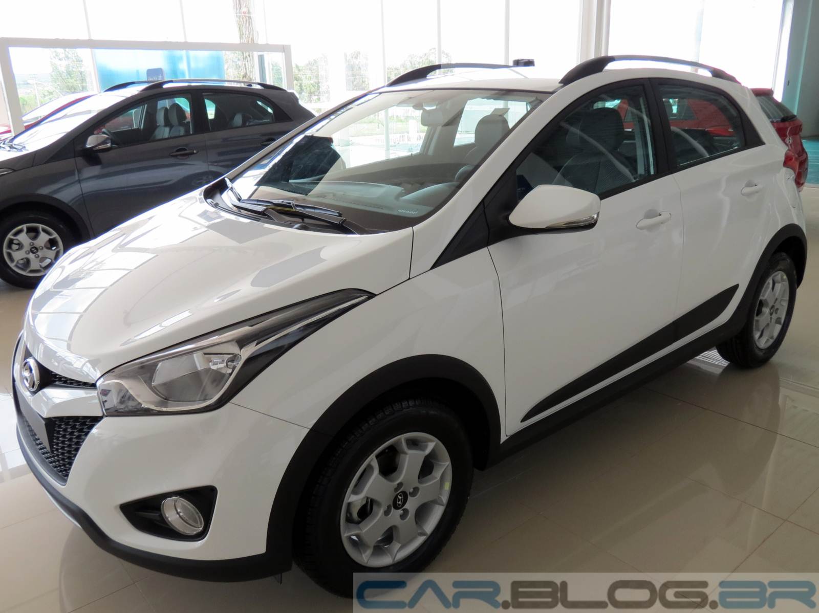 Hyundai HB20X Premium Branco: fotos e vídeo