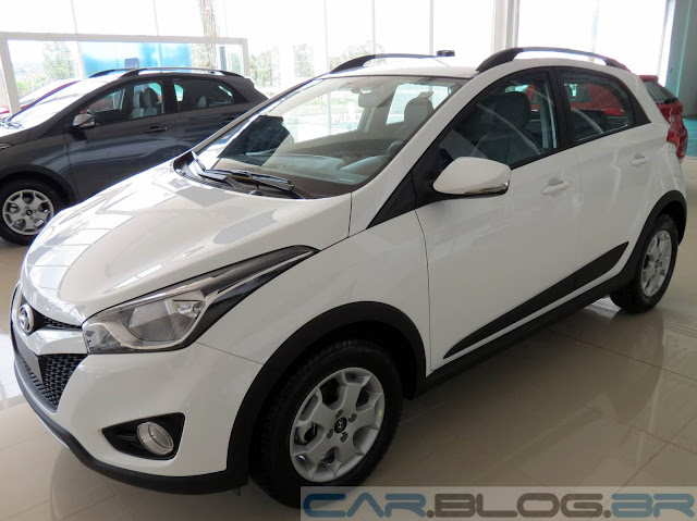 Hyundai HB20X Premium Branco: fotos e vídeo