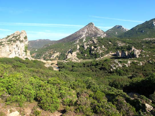 SENDERISMO EN EL RIF/RANDONNÉES DANS LE RIF: DHAR HAJAR Y FAHS LEMHAR ...