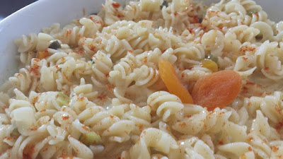 LEKKER RESEPTE VIR DIE JONGERGESLAG: MOSTERDSOUS VIR KOUE PASTASLAAI