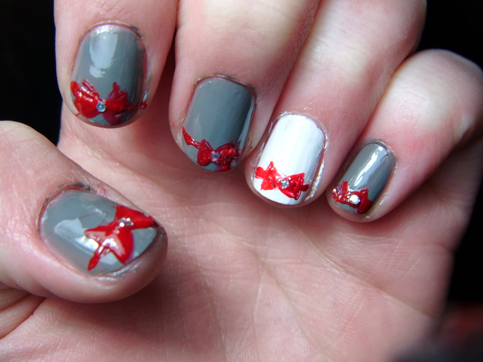Kennyista: Christmas Present Nails Tutorial