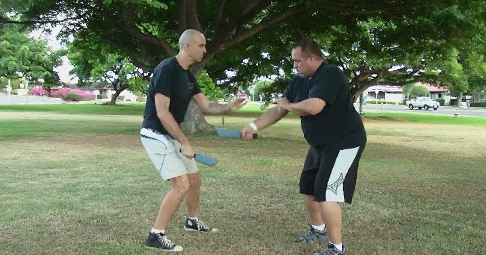 A Gent in Training: Shock Knives!