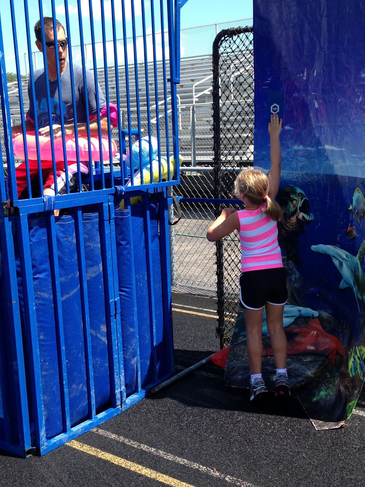 Precious girls: Dunk Tank action