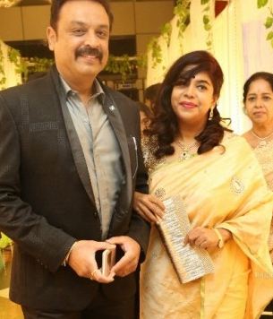 Naresh Family Wife Biography Parents children's Marriage Photos