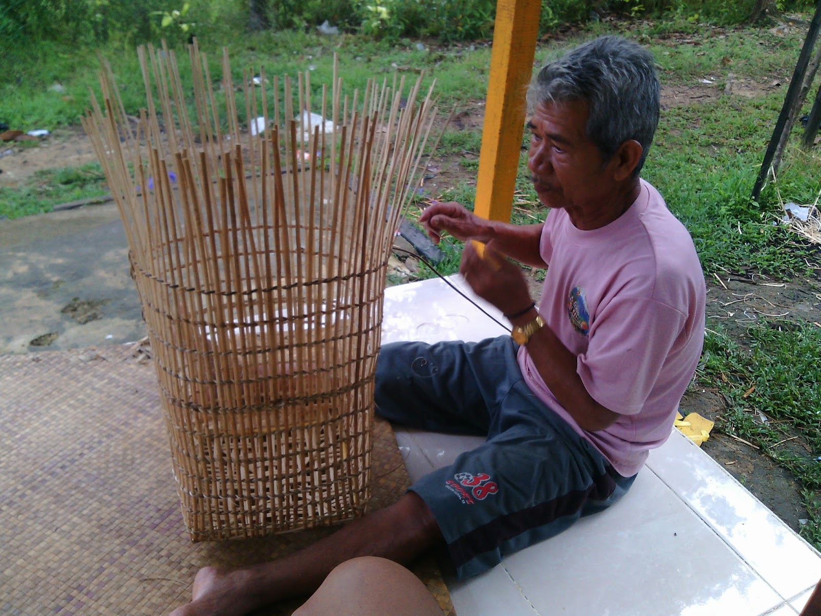 Macam-Macam Jenis Anyaman Rotan Bagi Suku Dayak Ransa Menukung ...
