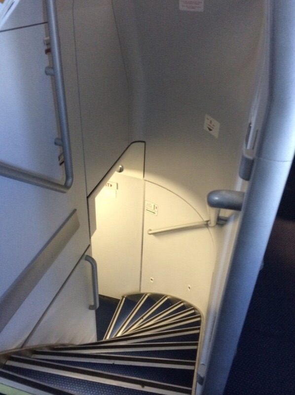 A350 XWB News: Airbus studies 400 PAX A350-1000 moving lavs and galleys ...