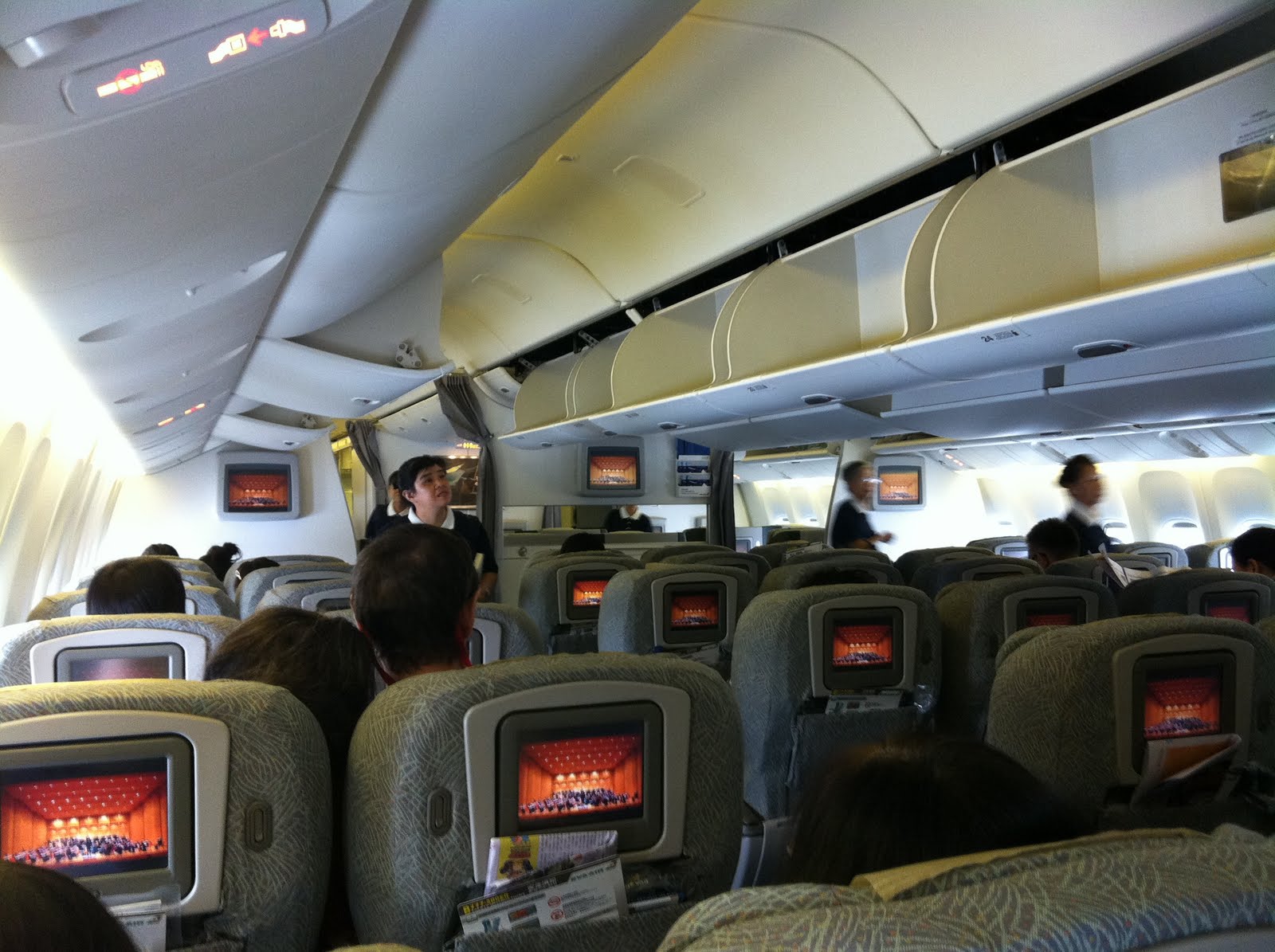 Charles Ryan's Flying Adventure: Enjoying Elite Class on EVA Air's ...