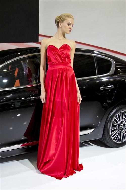 2012 Moscow International Auto Show Girls Part 2 | Carsfresh