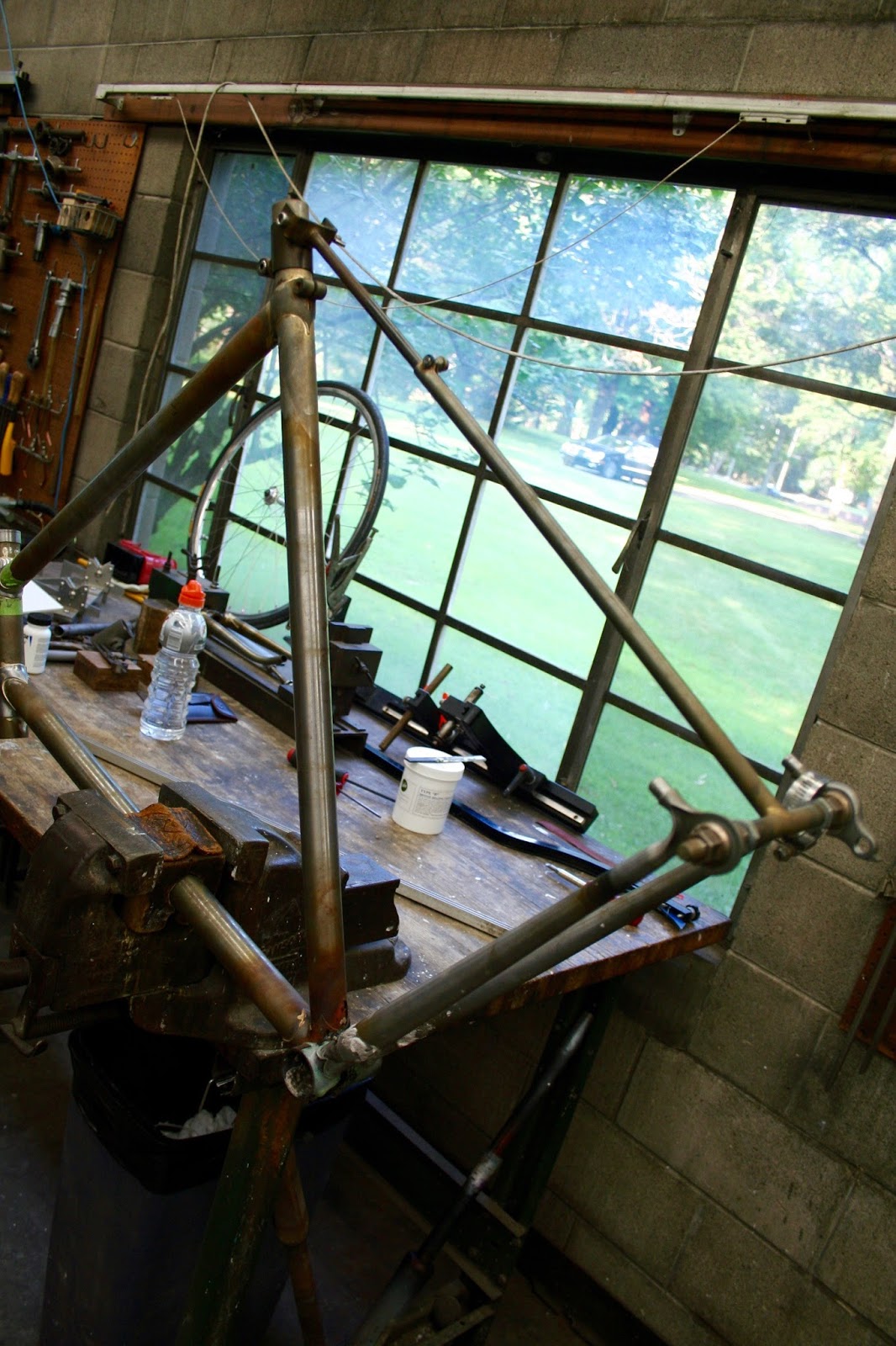 bike blog or die: Assembling the Frame's Rear Triangle