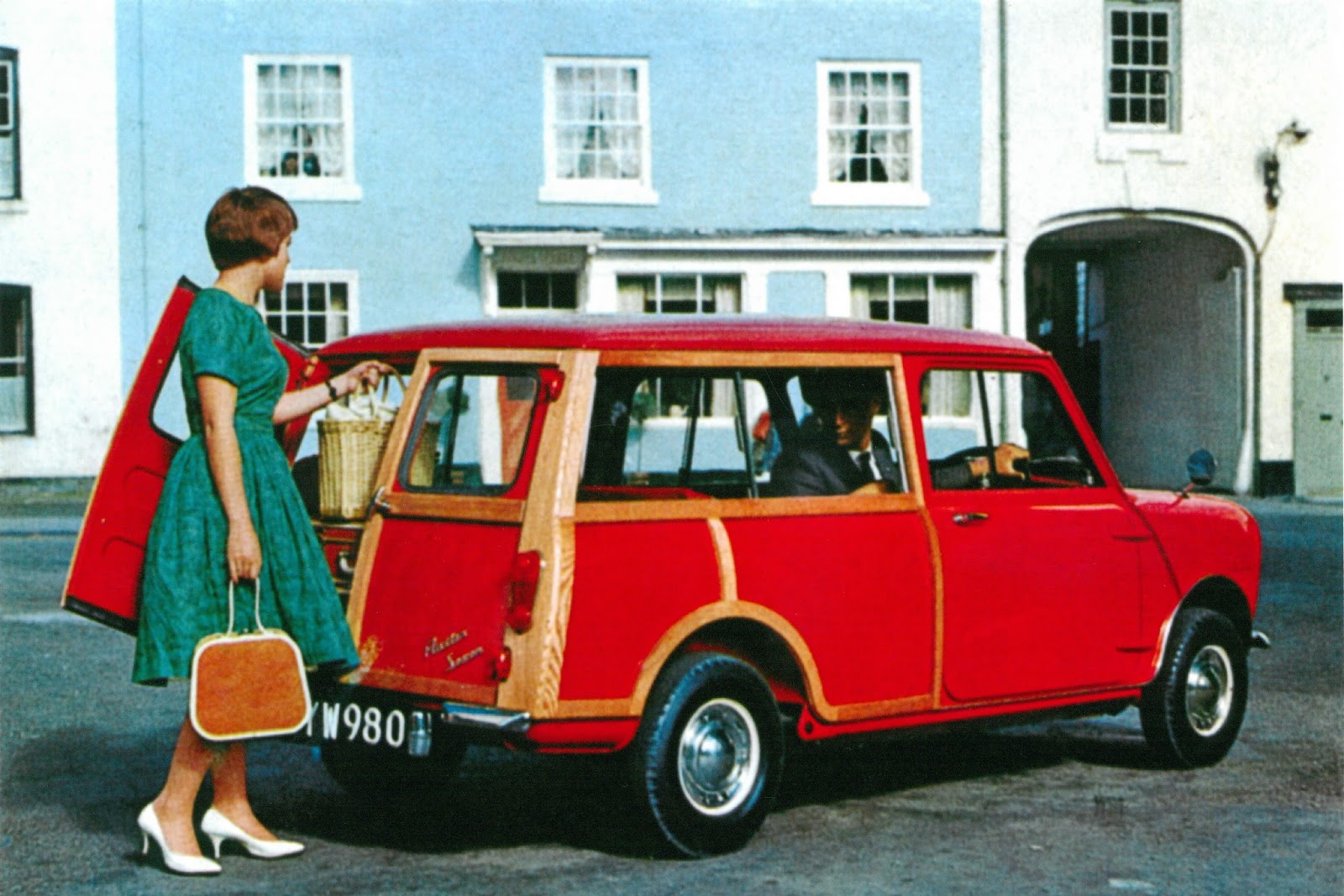 RETRO KIMMER'S BLOG: THE MINI COMPACT CAR BEGAN IT'S LONG RUN AUG 26 1959