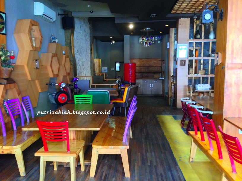 Lekker Urban Food House Multatuli | Jelajah Cafe & Resto
