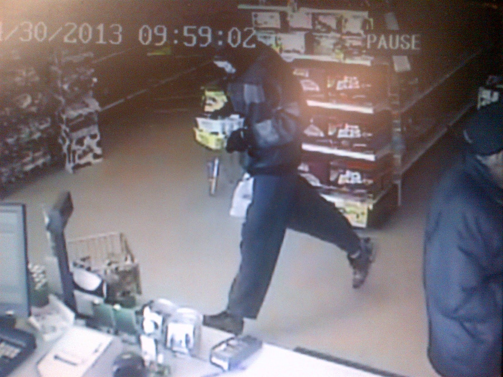 UPDATED: Police Release Robbery Suspect Photo | Country 100.7