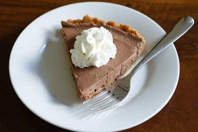 The Frugal Girlmet: Moo-less Chocolate Pie