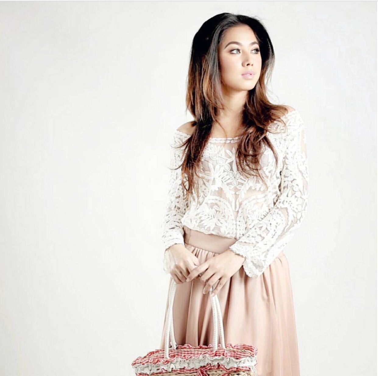 Biodata Azar Azmi | Cerita Budak Sepet