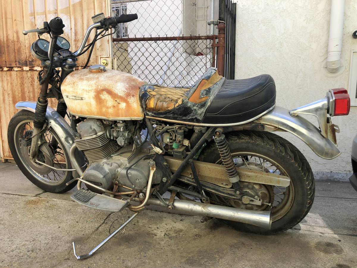 Black & White: Rat Bikes