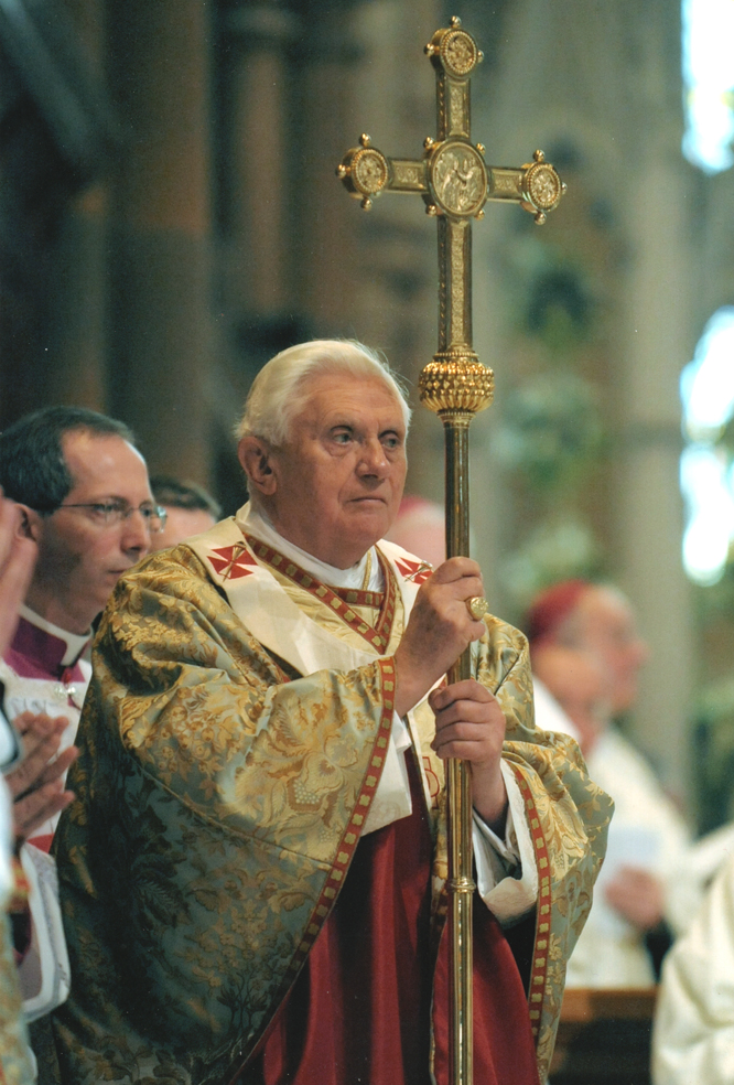 The Saint Bede Studio Blog: Papal Mass of His Holiness Benedict XVI : 1