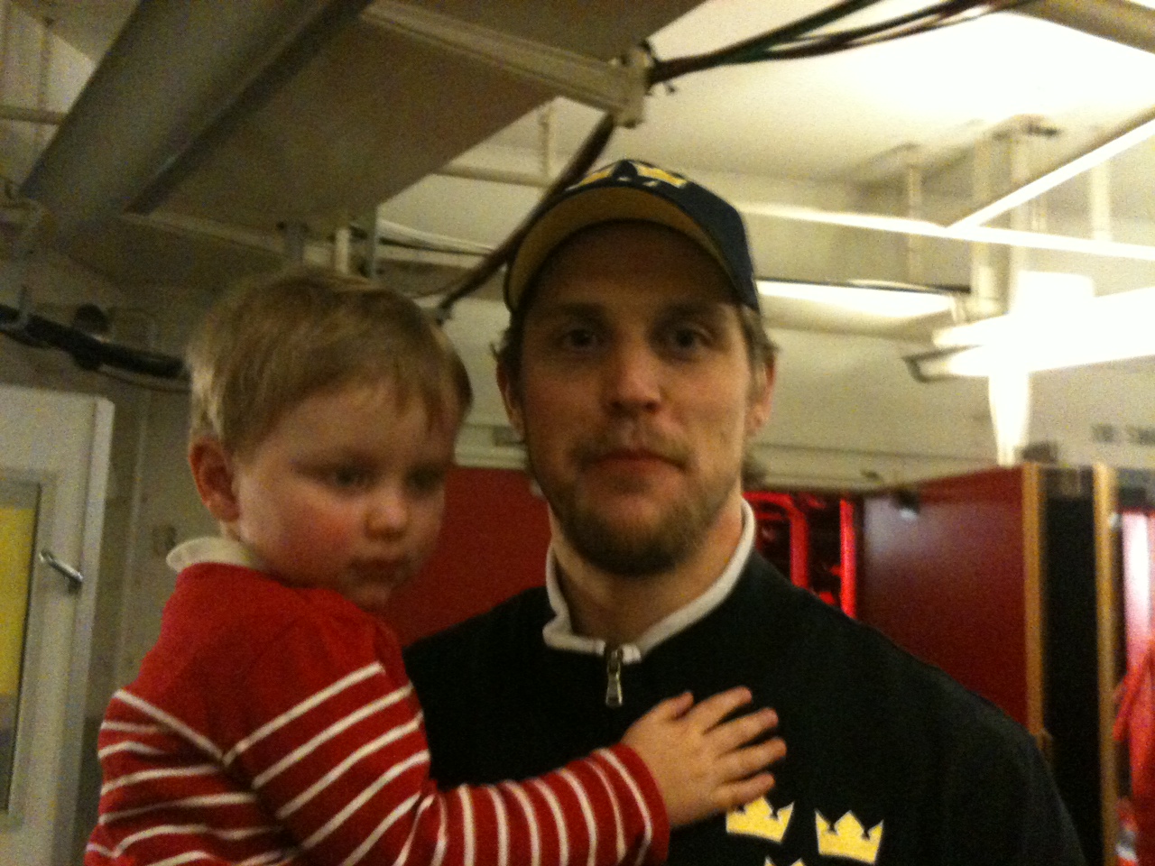 Hockey - med Marie Hallman: Jonas Andersson: " En fråga om att vi ska få det att hålla hela vägen"