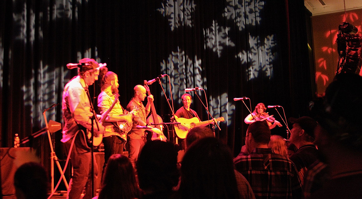 The Curtain With: Yonder Mountain String Band - 2017-12-31 Club Red ...