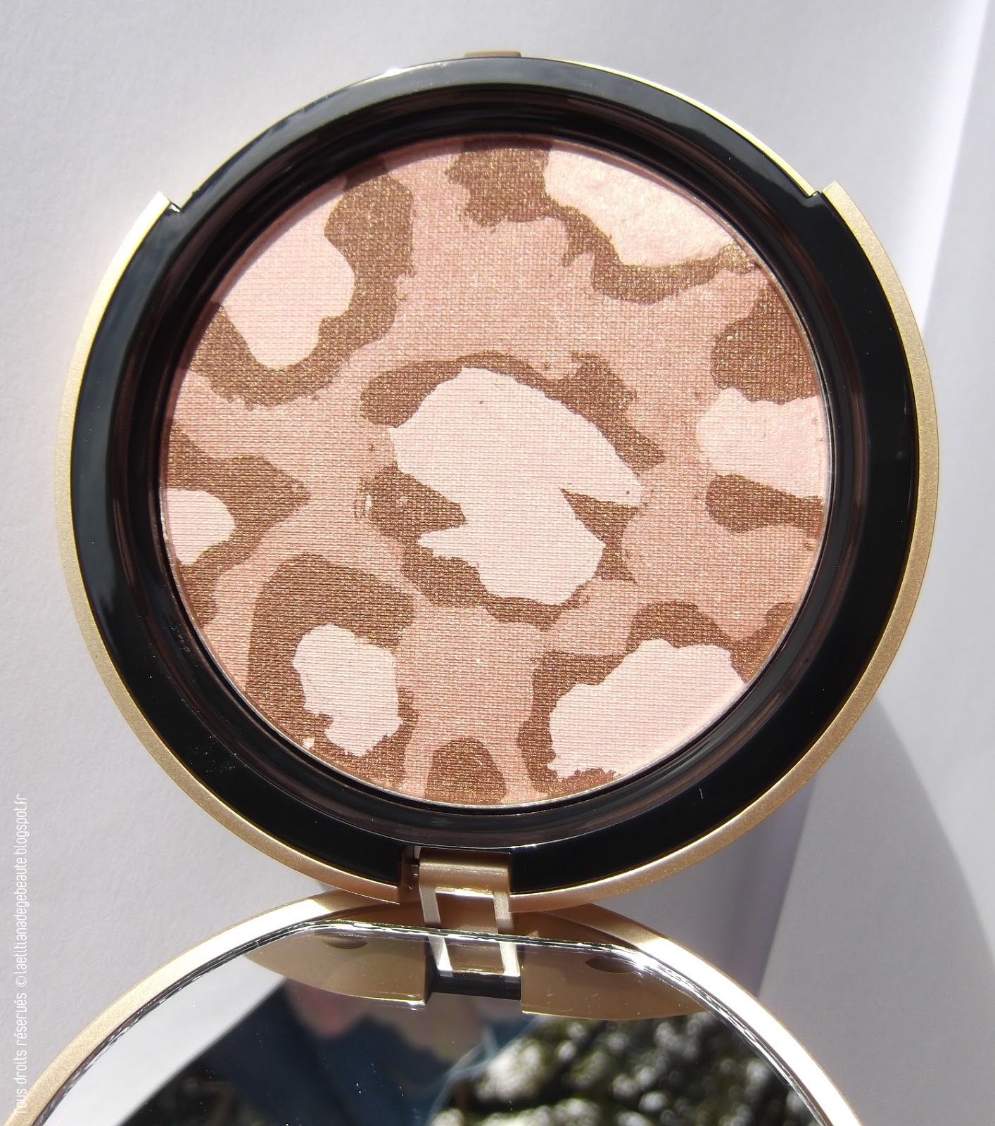 TOO FACED - Pink Leopard Blushing Bronzer.Review Swatches - COSMELISTA