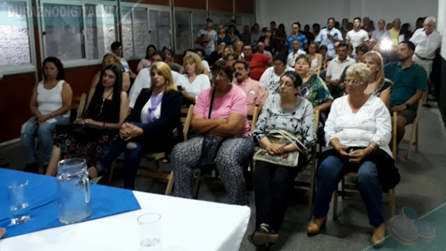 Numerosa concurrencia en el lanzamiento del grupo de Mario Monsón ...