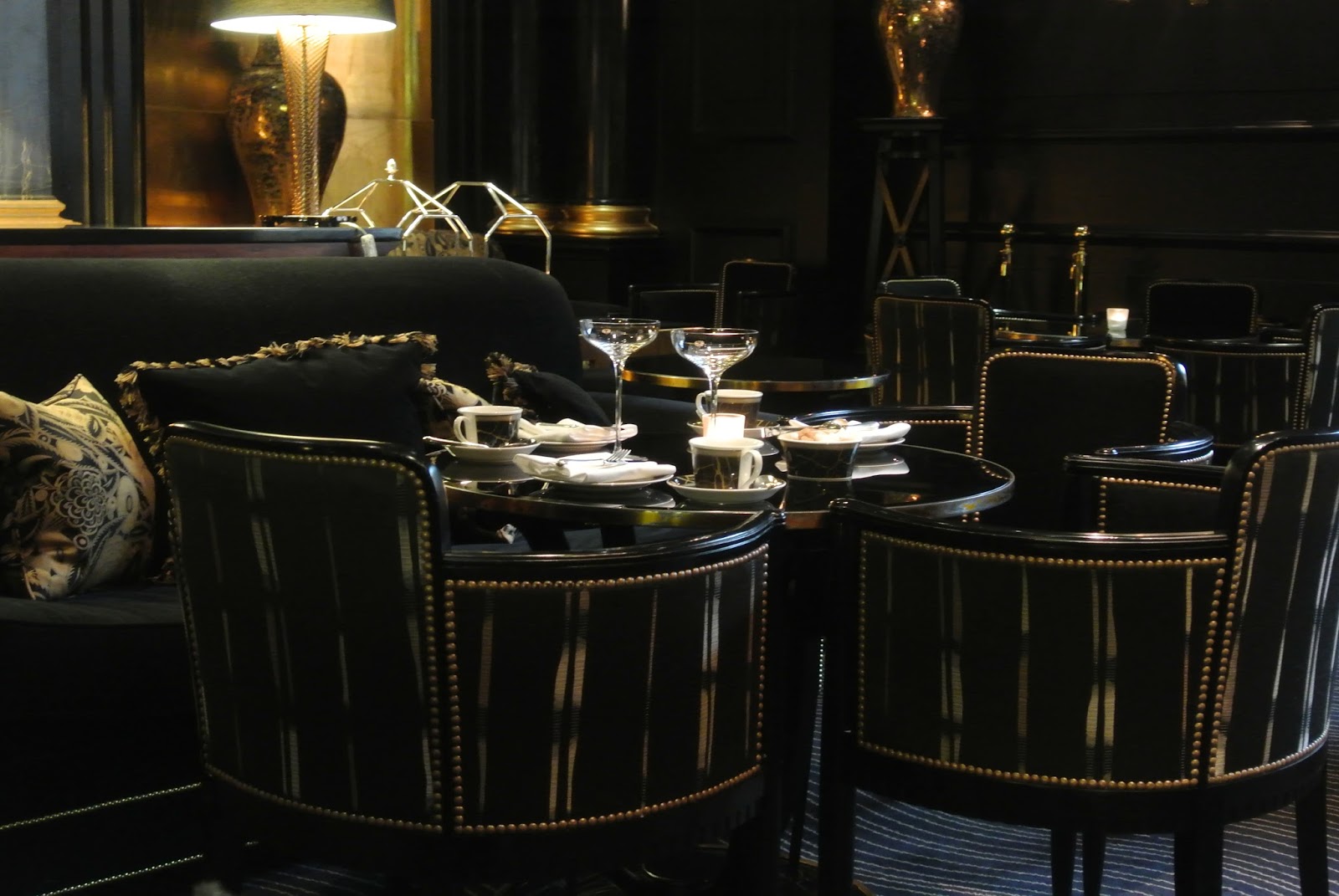 Kate and Chelsie: Art Decadent Tea At The Beaufort Bar, The Savoy London