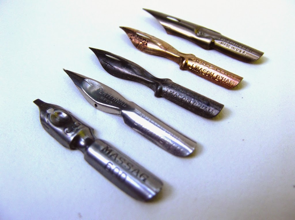 Cosas Elegidas: Escritorio. Set de Caligrafía N°4. 5 plumas.