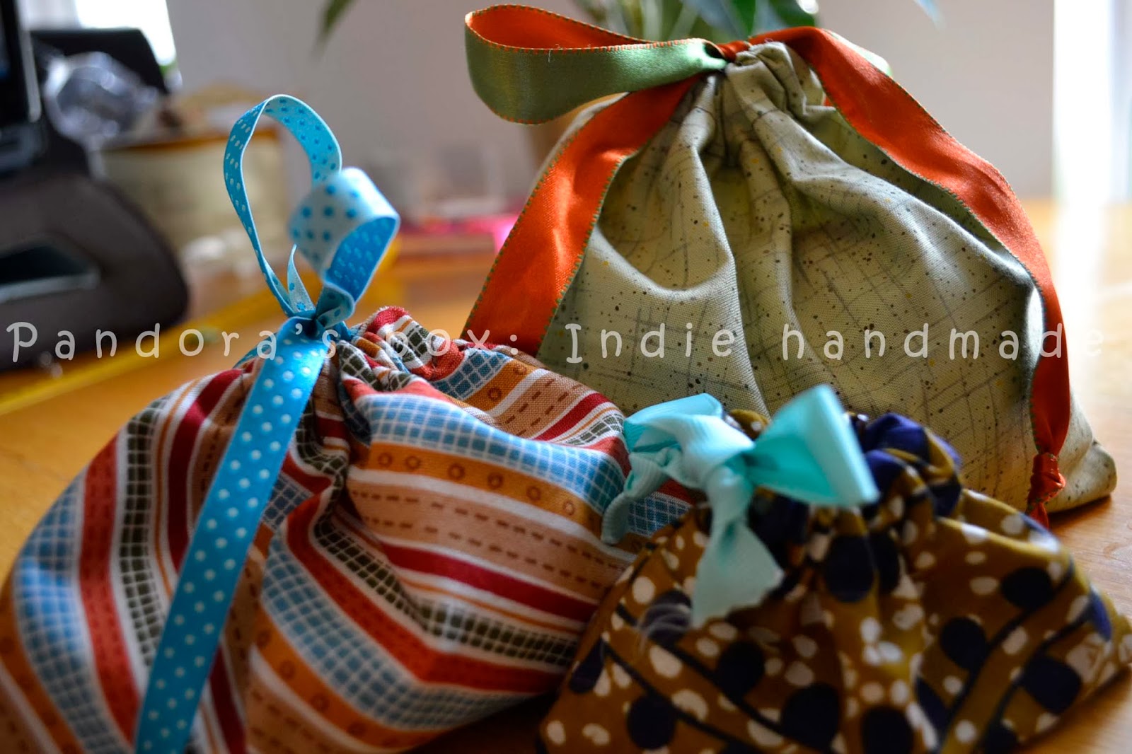Pandora's box: indie handmade: Easy tutorial: drawstring bag