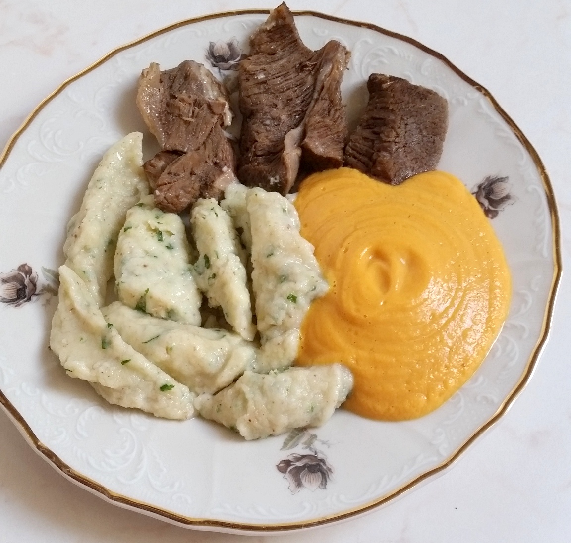 Viki Egyszerű Konyhája: Vadas marha - GLASS RUBIN segítséggel