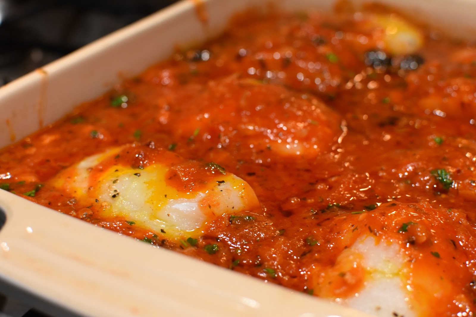 Læknirinn í eldhúsinu : Dásamlegur saltfiskur í hvítlaukstómatsósu með ...