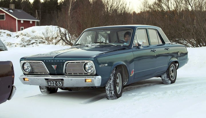 SUOMEN A-BODY MOPARIT: 28. Plymouth Valiant V100 1966