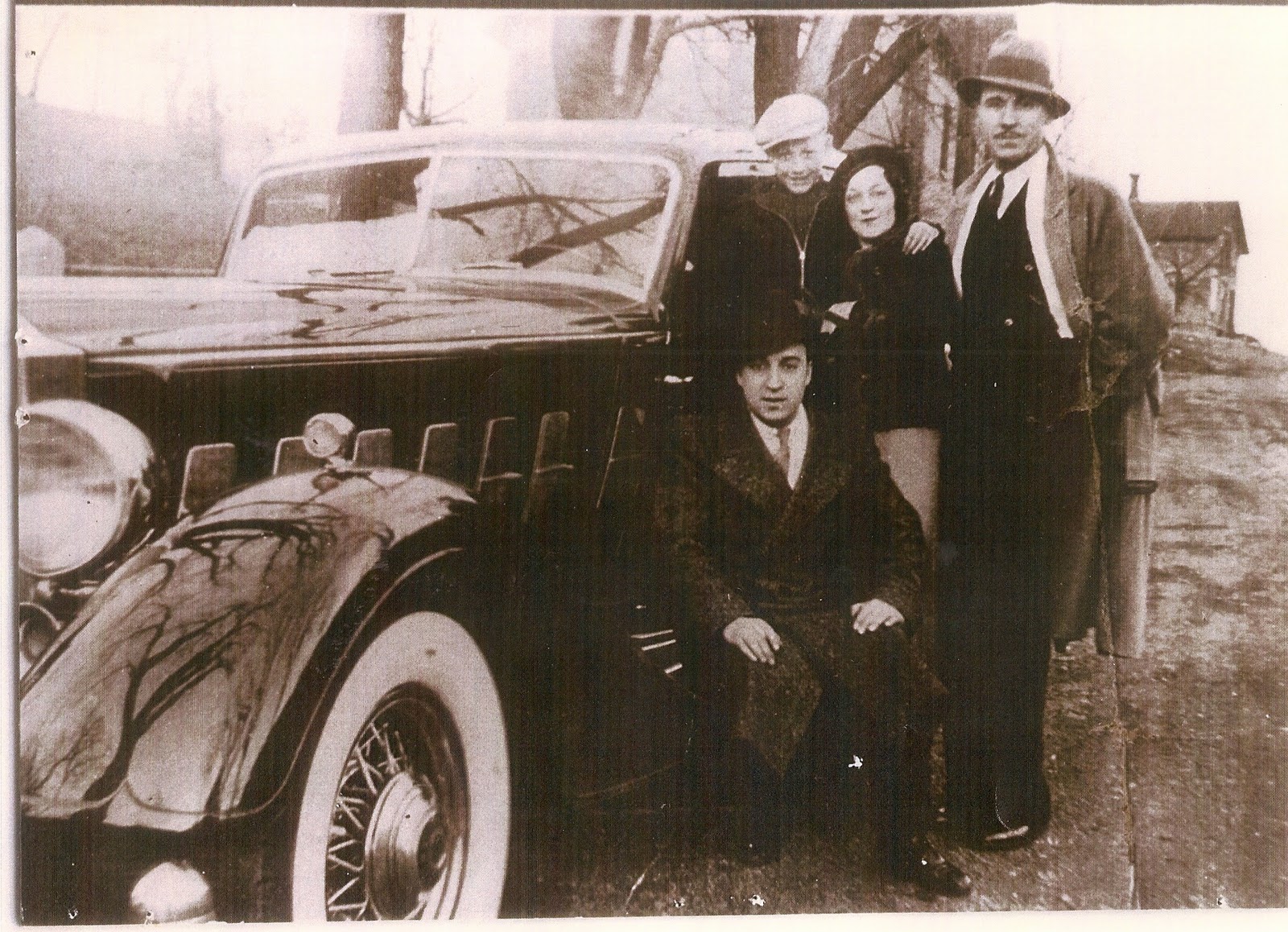 THE MAYBELLINE STORY : Louis B Mayer, TL Williams and Emery Shaver at MGM.