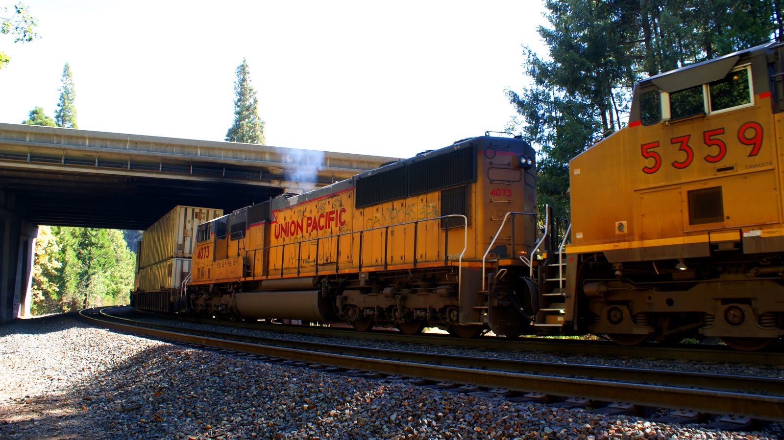 Milepost 154: A Train Blog: The Tale of UP 7783 East: A TRIPLE Train Meet