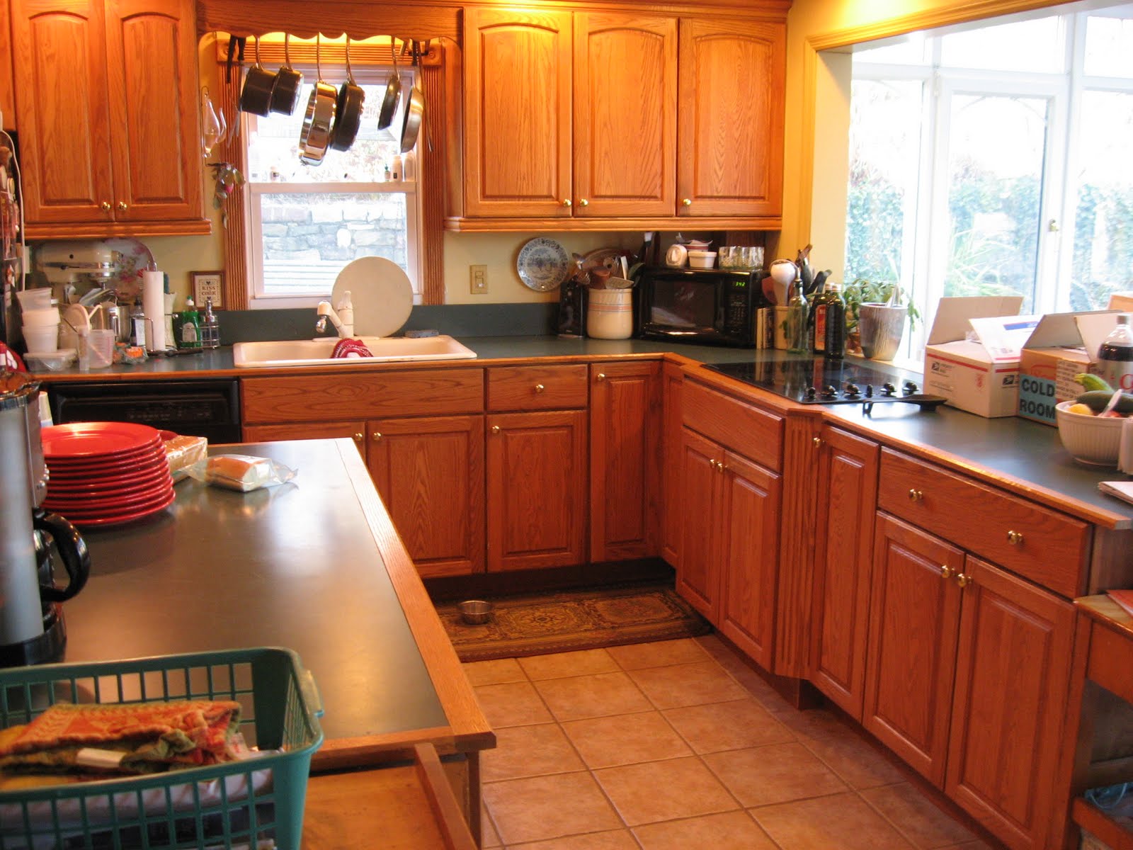 That Old House: Squeezing A Vintage Look Out Of A 1980s Style Kitchen