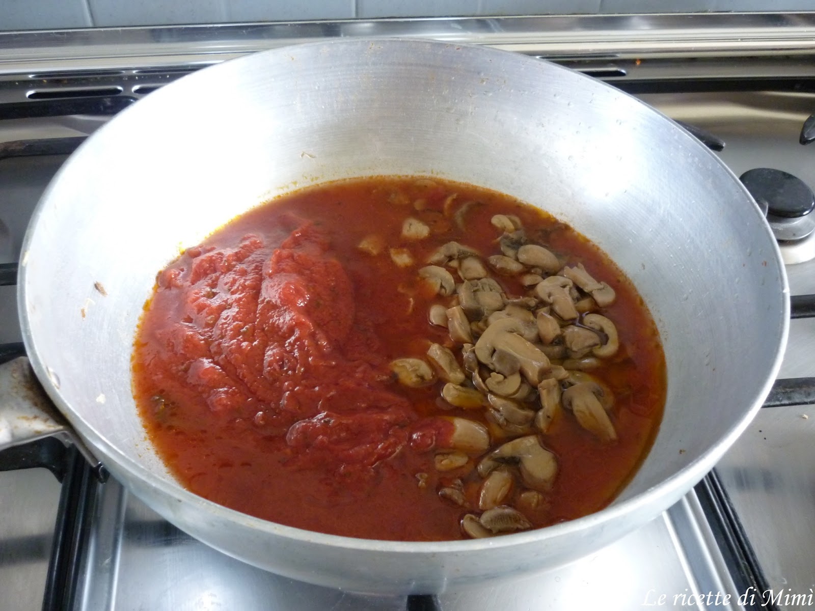 Pasta al sugo rosa con funghi e prosciutto cotto da Le ricette di Mimì ...