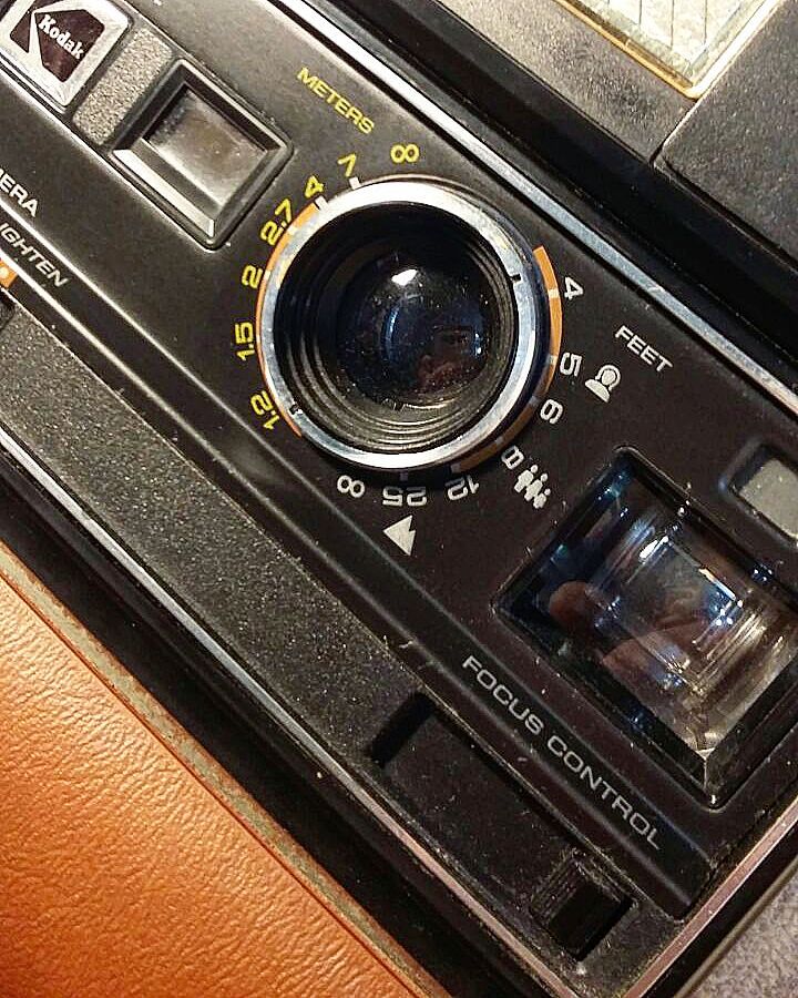 Limpieza y conservación preventiva de cámara fotográfica Kodak ...