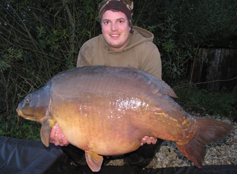Big Fishes of the World: CARP COMMON (Cyprinus carpio carpio)