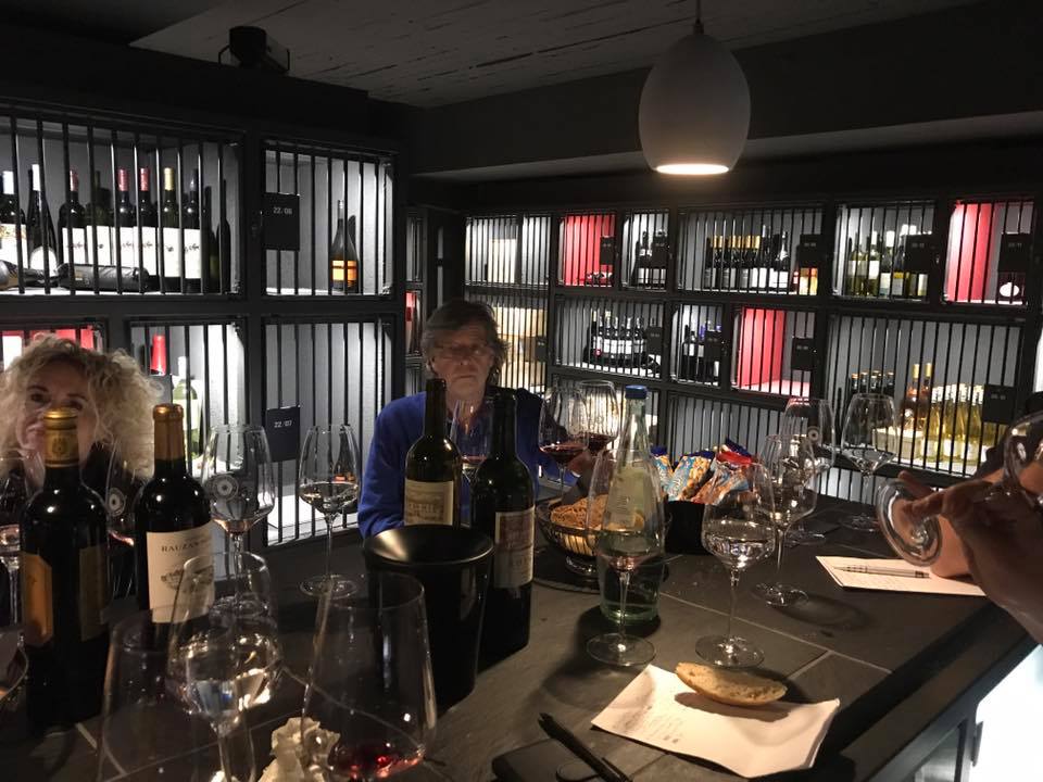 schiller-wine: Schiller's Favorite Wine Bars in Frankfurt, Germany