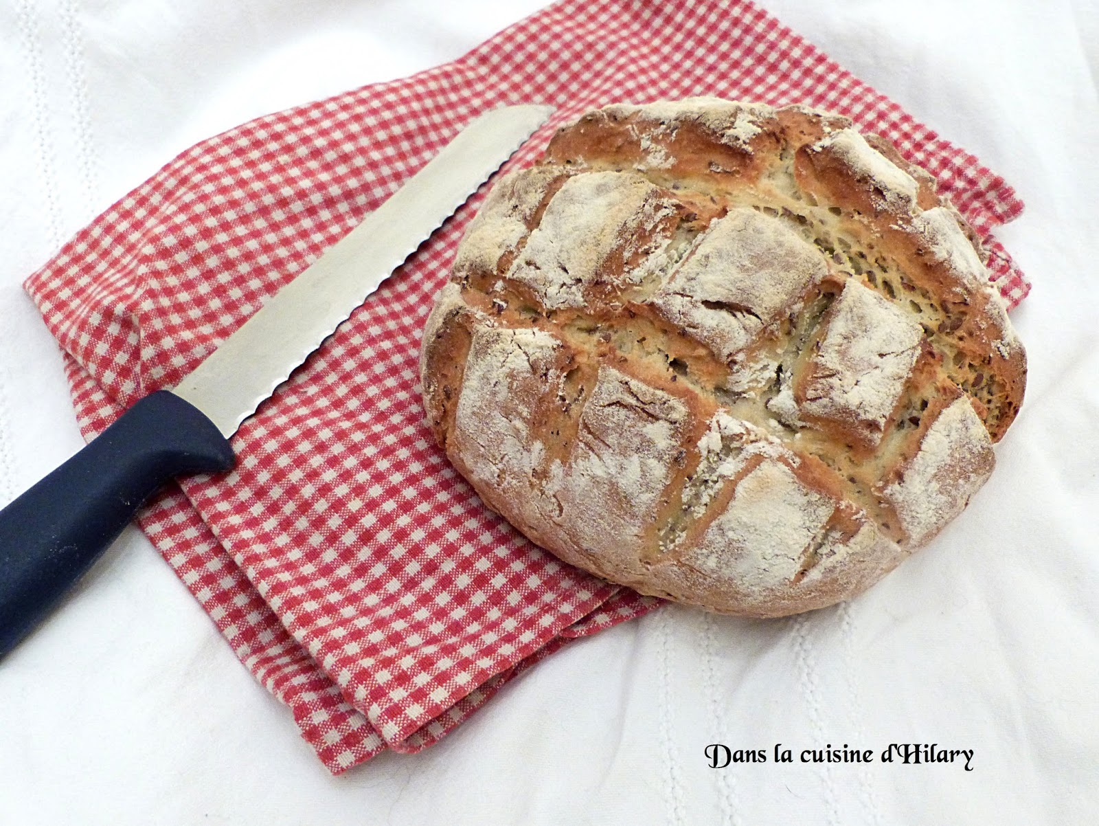 Dans la cuisine d'Hilary: Pain boule aux graines de lin / Linen seeds ...